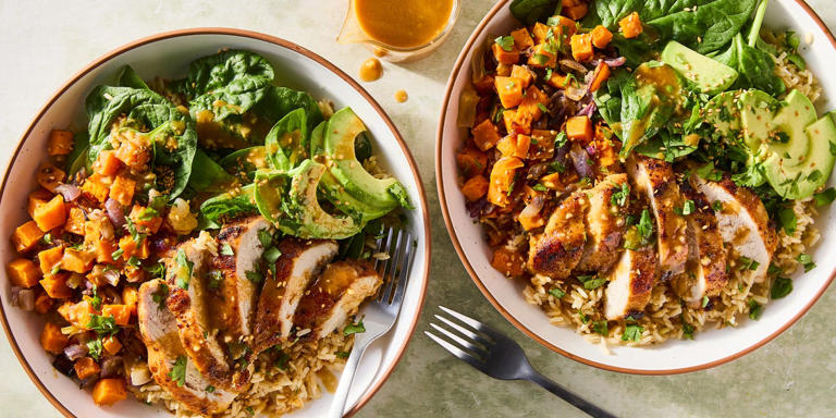 My High-Protein Peanut Chicken Bowls Are The Easiest Way To Meet Your Goals