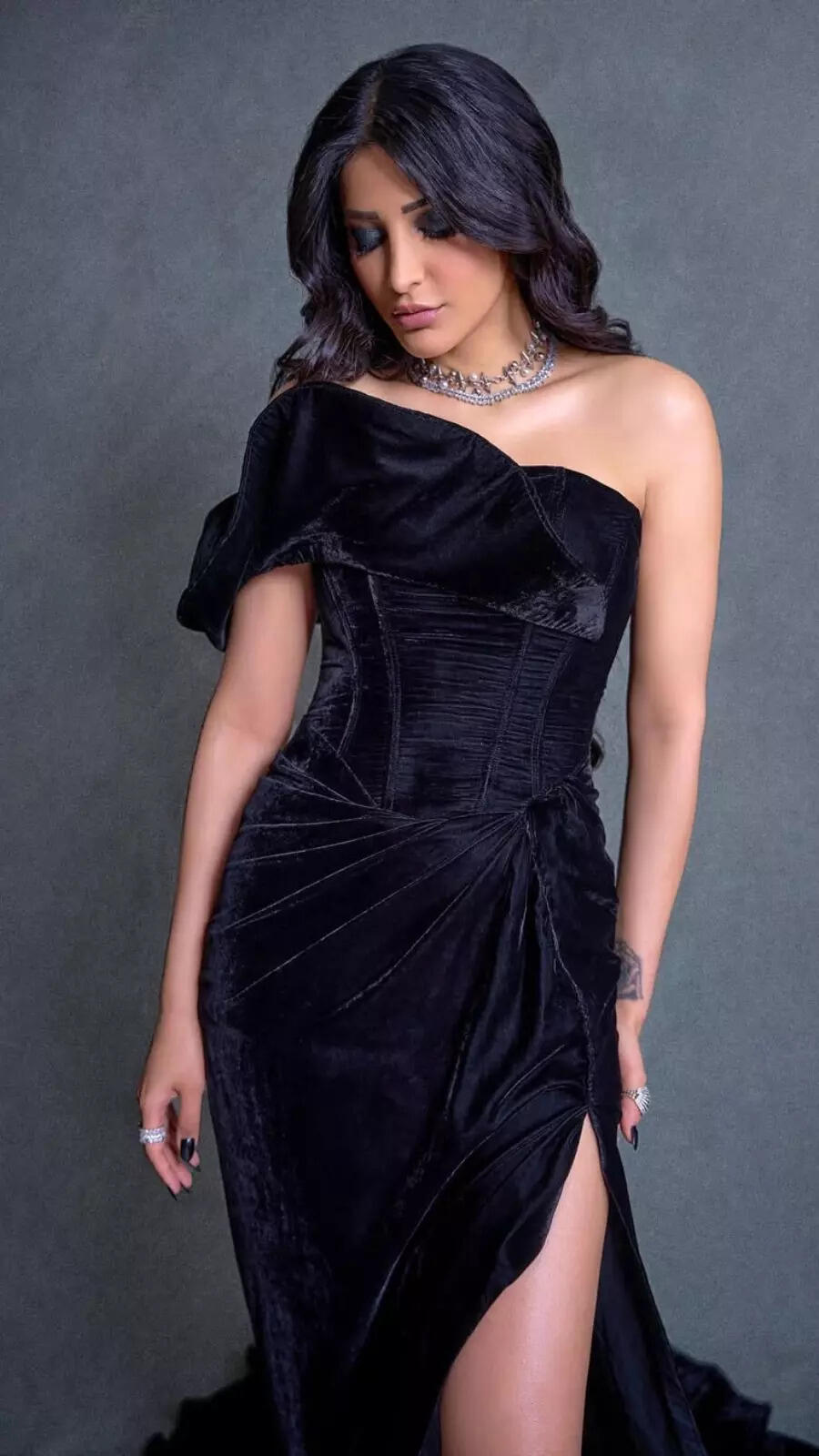 Shruti Haasan’s Bold Take on Fashion in All-Black Elegance