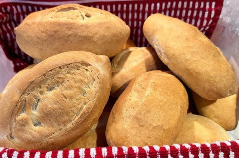 Ni en la alacena ni en bolsas, guarda el pan bolillo así para que dure ...
