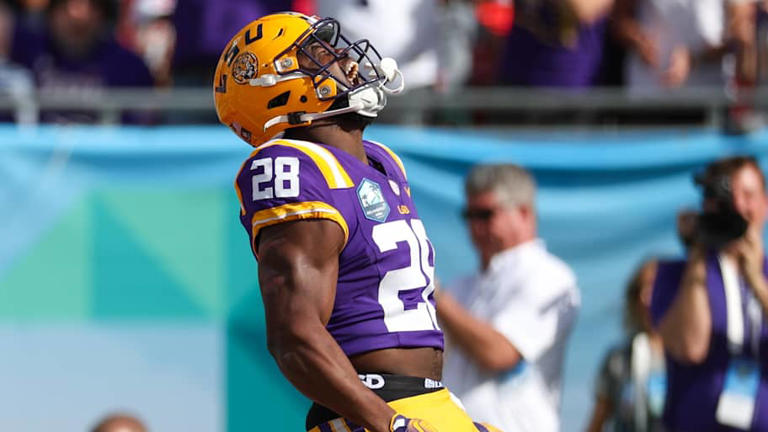 LSU Football Running Back Not Entering Transfer Portal, Remaining with ...