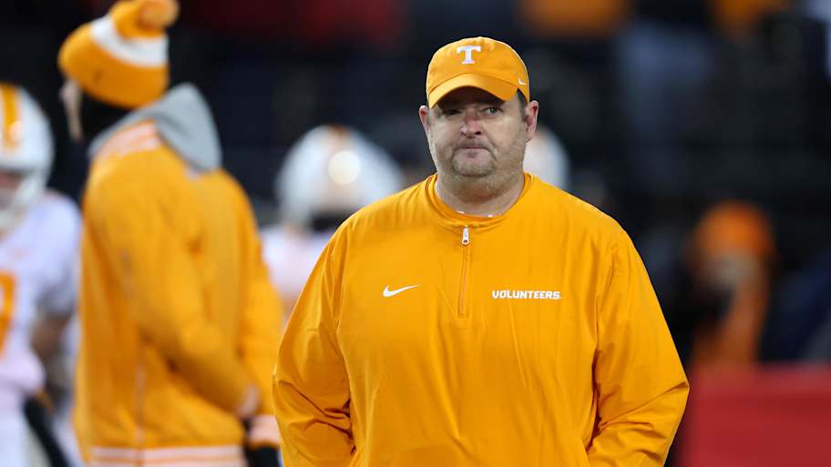 Tennessee QB transfer target pulls the plug on Vols pursuit: Who's next?