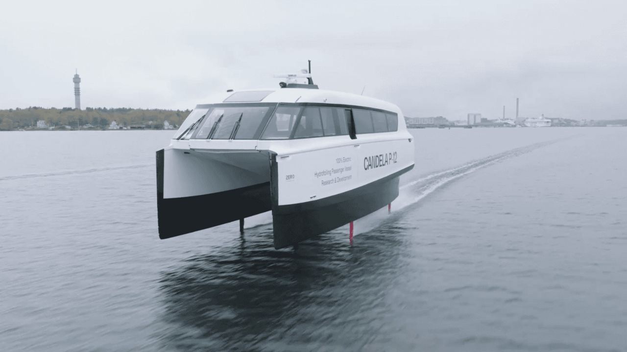 Mød den elektriske båd, der glider over vandet, flyver og udfordrer grænser