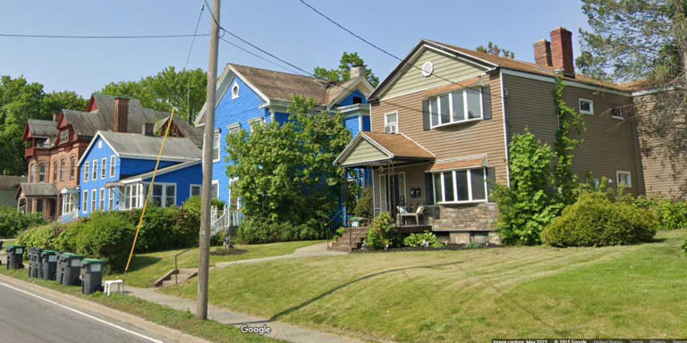 Fire Breaks Out At Waterford Home On Saratoga Avenue