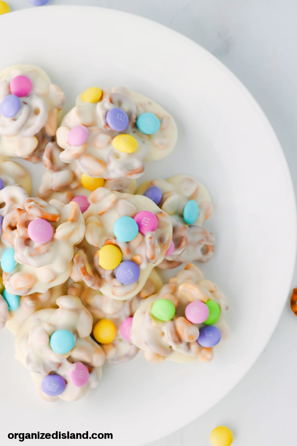 Peanut Clusters with Almond Bark