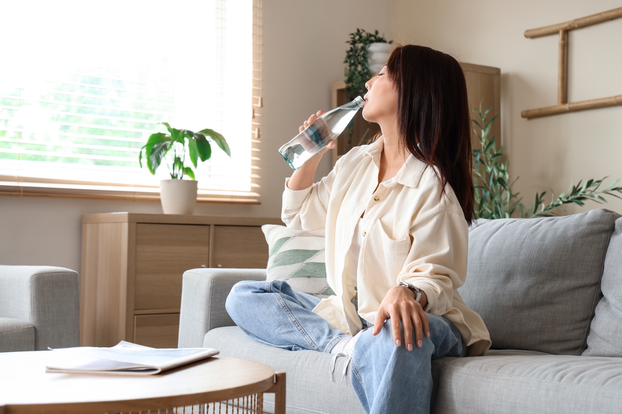 Cette eau minérale riche en magnésium est la meilleure pour le transit ...