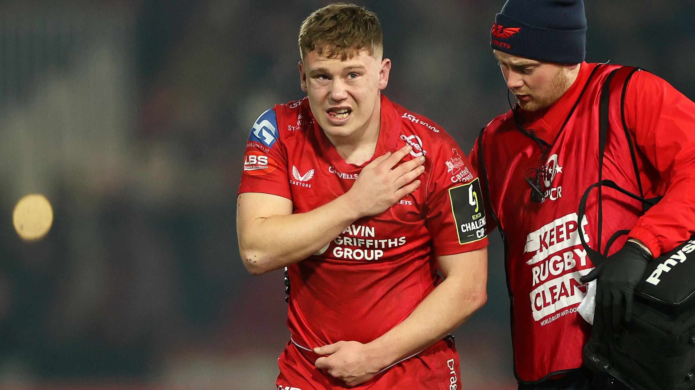 Scarlets' Wales fly-half Costelow close to return