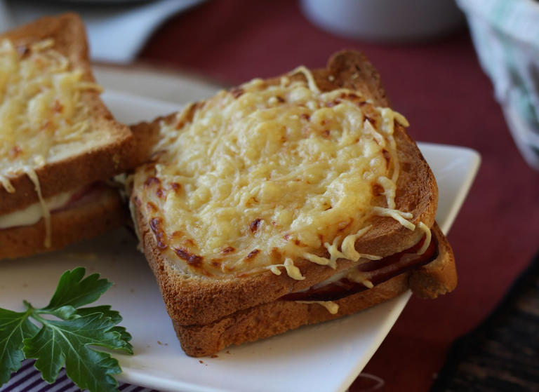 Croque monsieur with airfryer