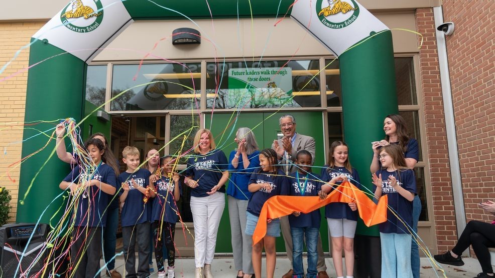 Ripken Foundation, UM BWMC unveil new STEM center at Glen Burnie Park ...