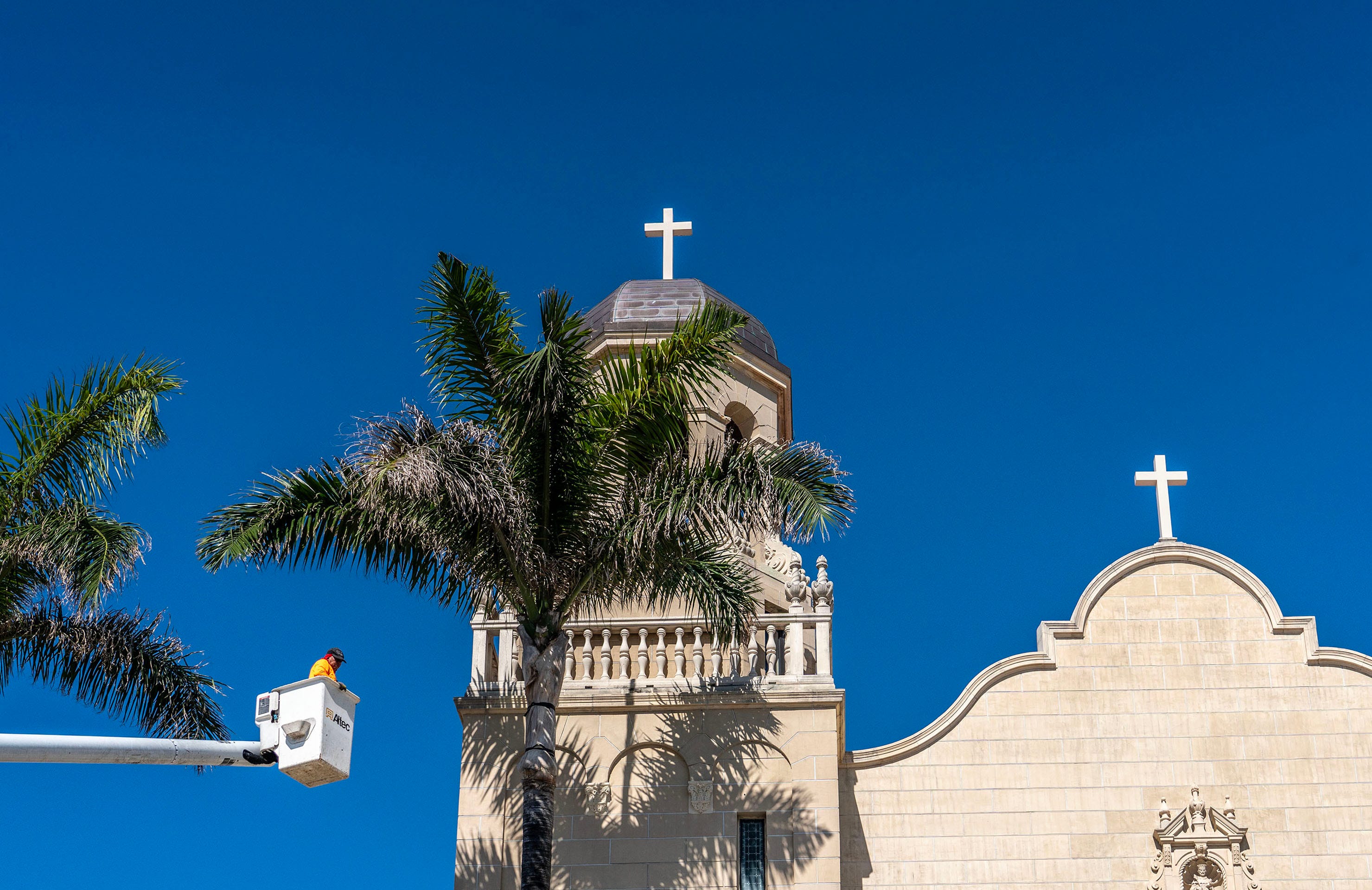 Easter sunrise service returns atop Mount Rubidoux