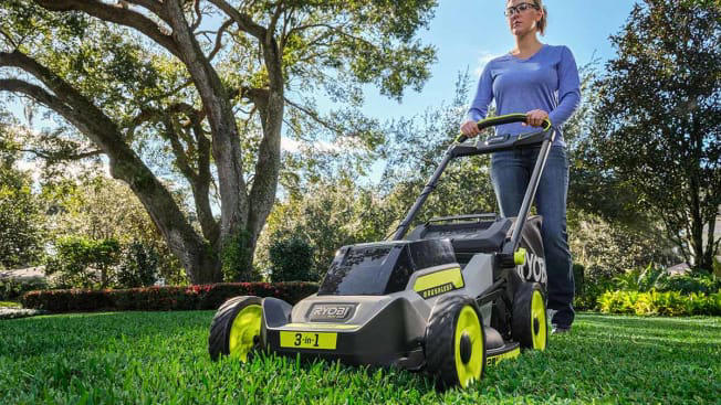 Best Walk-Behind Lawn Mowers—and the Worst
