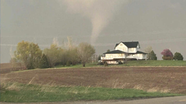 ﻿Deputies confirm tornado touchdown in north of Omaha, damage reported