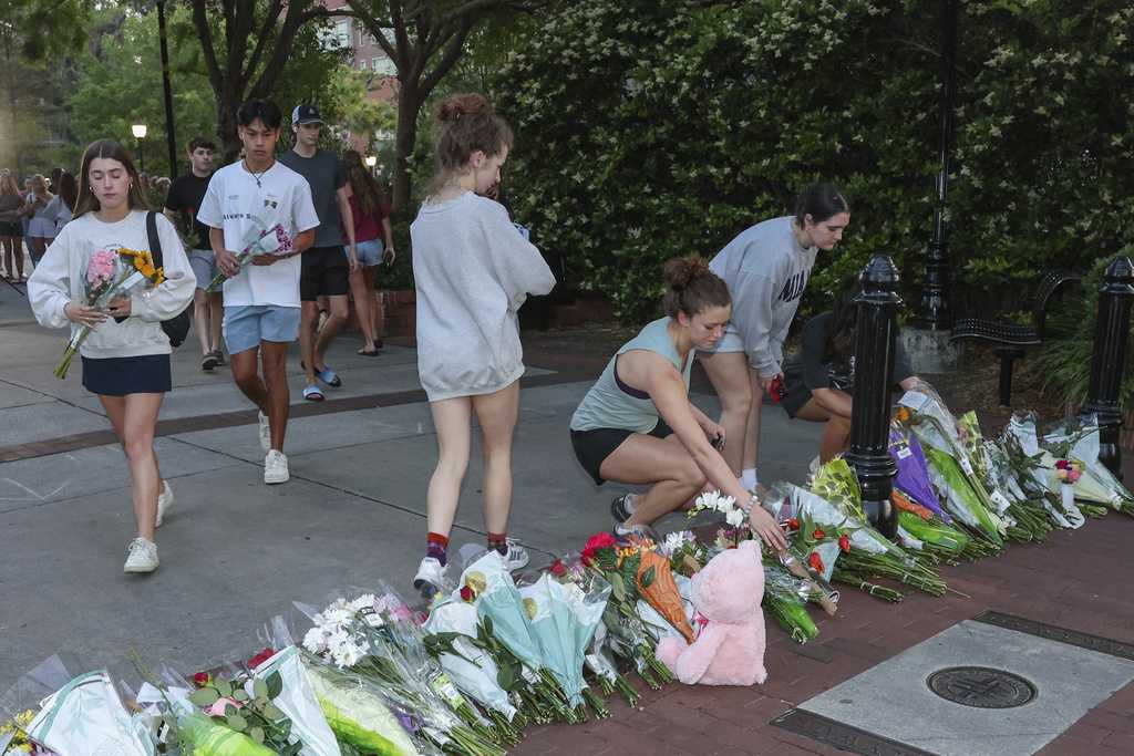 2 dead, 6 hospitalized after Florida State shooting; suspect in custody