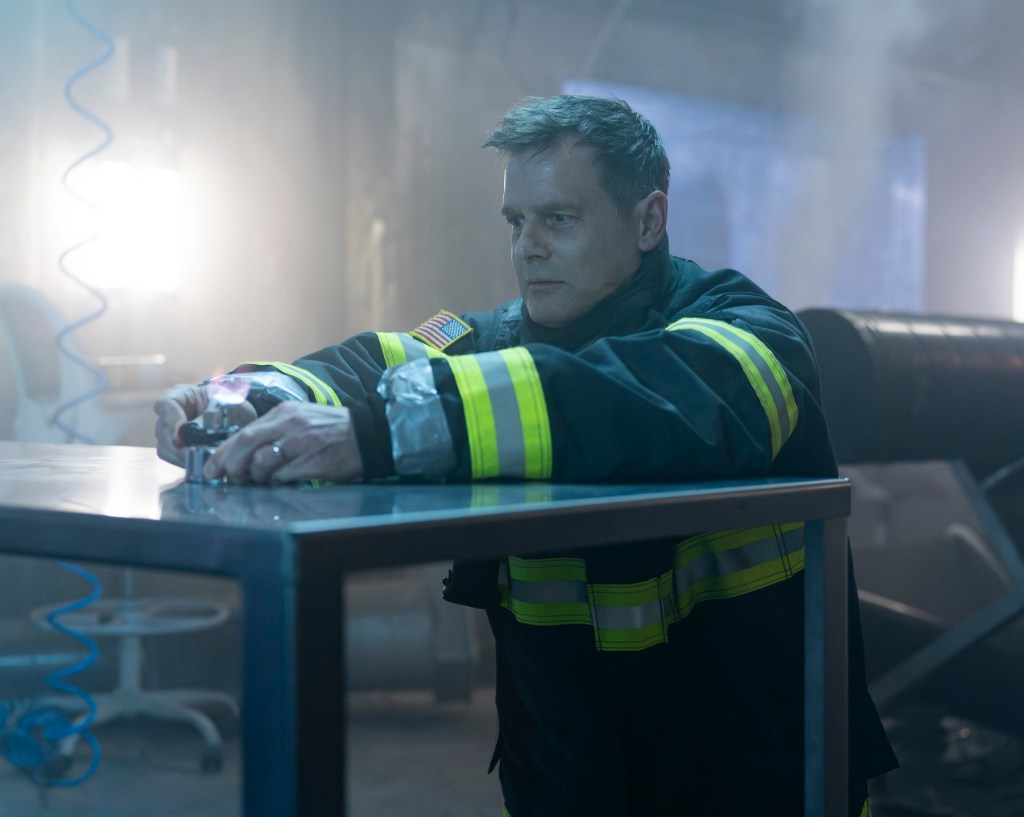 ‘9-1-1' Shocker: Peter Krause, Angela Bassett Break Down That Shocking ...