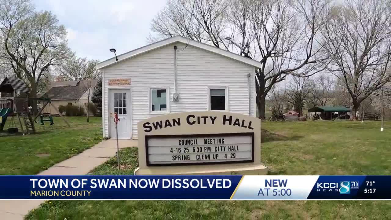 Small Iowa town of Swan votes to dissolve after nearly two centuries