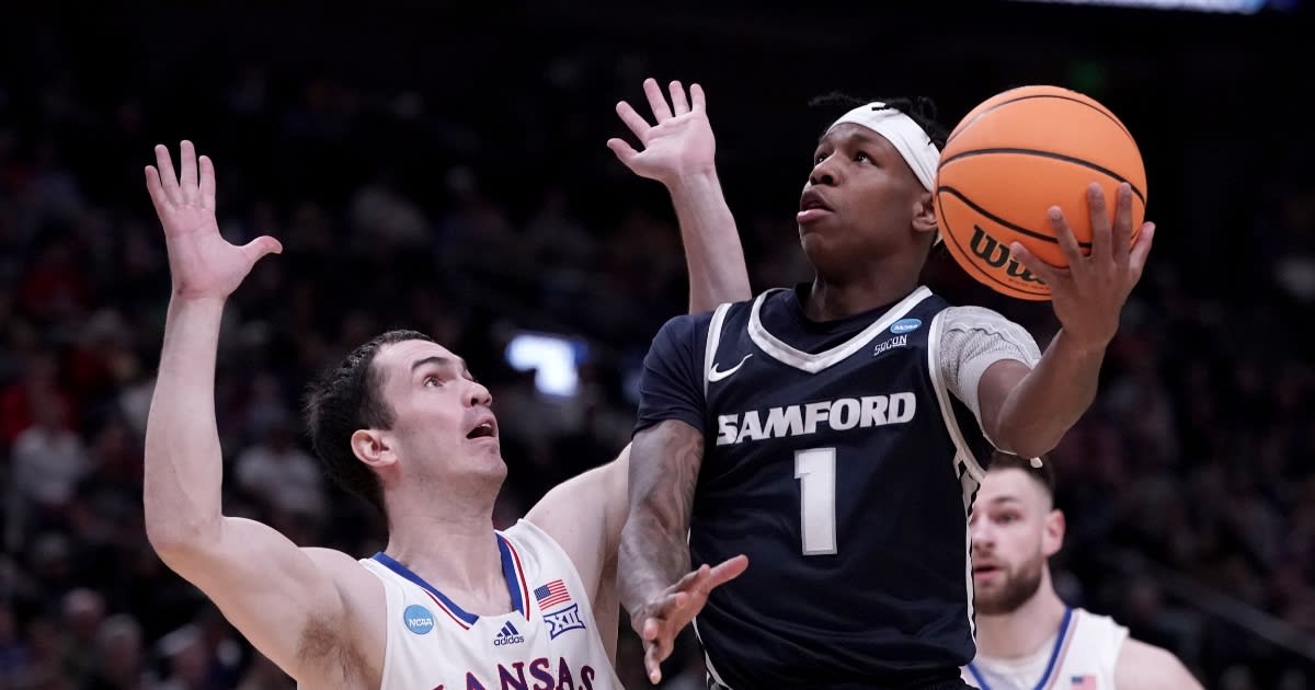 Samford PG transfer Josh Holloway signs with Texas A&M