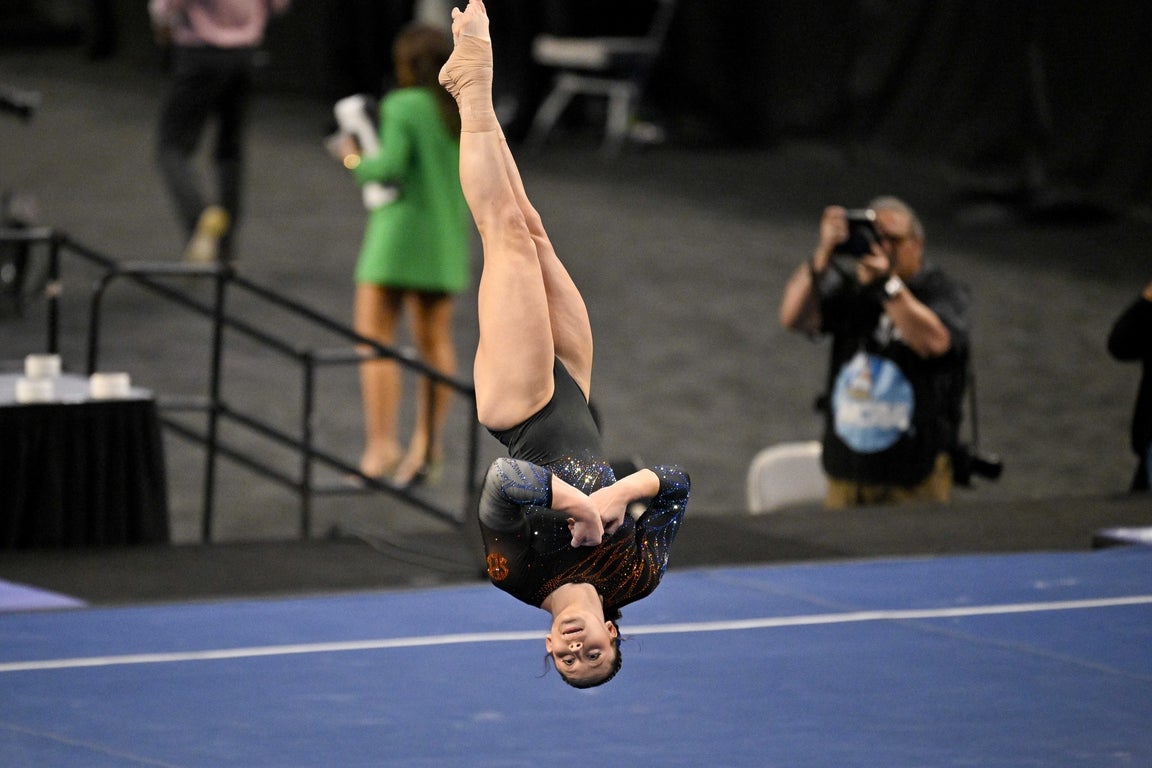 Can't miss photos of the elite Florida Gators gymnastics team