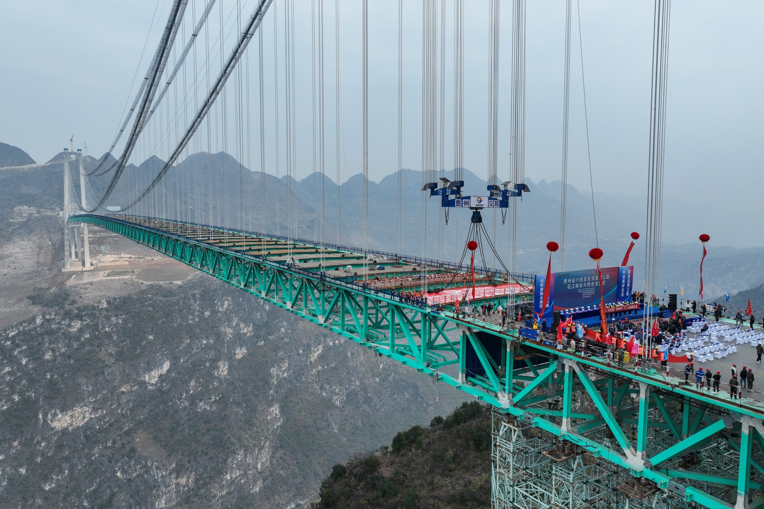 La Chine inaugure le plus haut pont du monde : un exploit d’ingénierie ...
