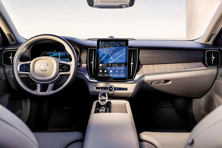 “제네시스 괜히 샀네” G80급 플래그십 세단, 볼보 S90 대격변!