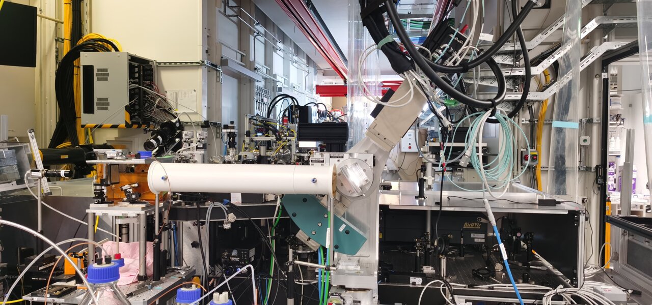 A pioneering spectrometer for high photon energy X-rays