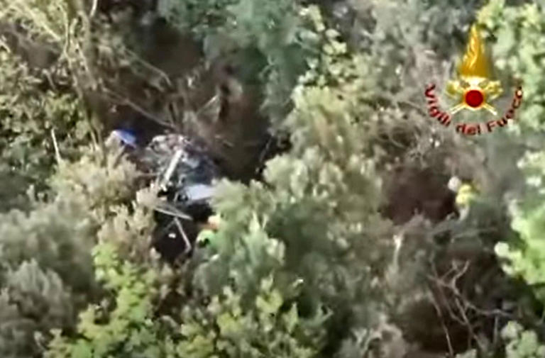 Monte Faito, si rompe cavo della funivia: 4 morti e 1 ferito grave. Si ...