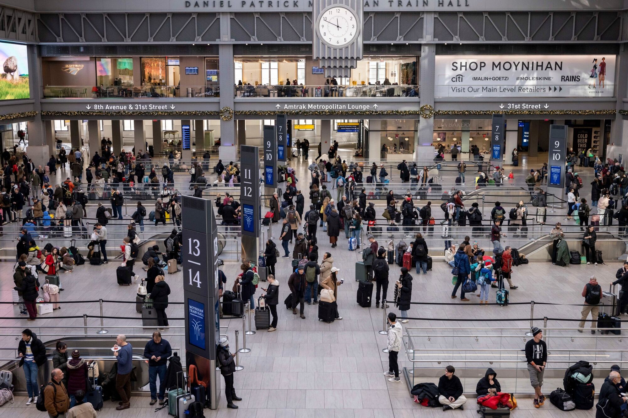 Trump Administration Takes Over New York Penn Station Revamp
