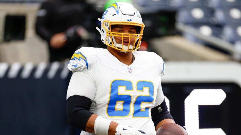 Titans sign offensive linemen Sam Mustipher, Brenden Jaimes, Oli Udoh