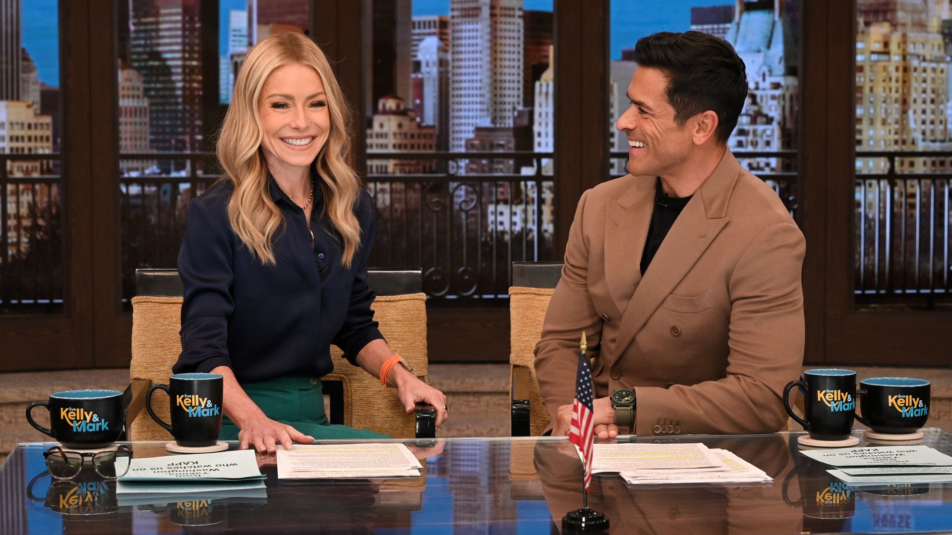 Kelly Ripa and Mark Consuelos offer family update on 'newborn baby ...
