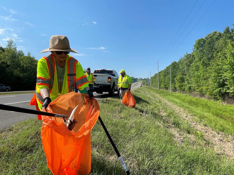 ALDOT puts aside roadwork for a day to clean up litter in Tuscaloosa County