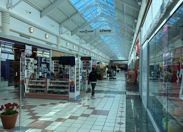 Popular teen retailer returns to Eastview Mall after a decade