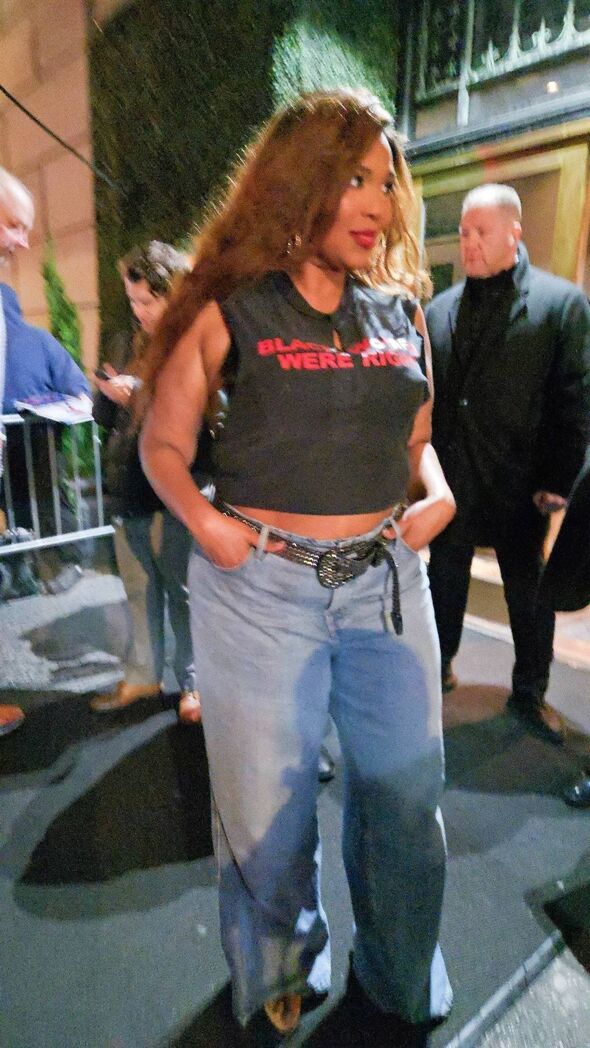 Lizzo wows in new look after 60lb weight loss as fans comment on ...