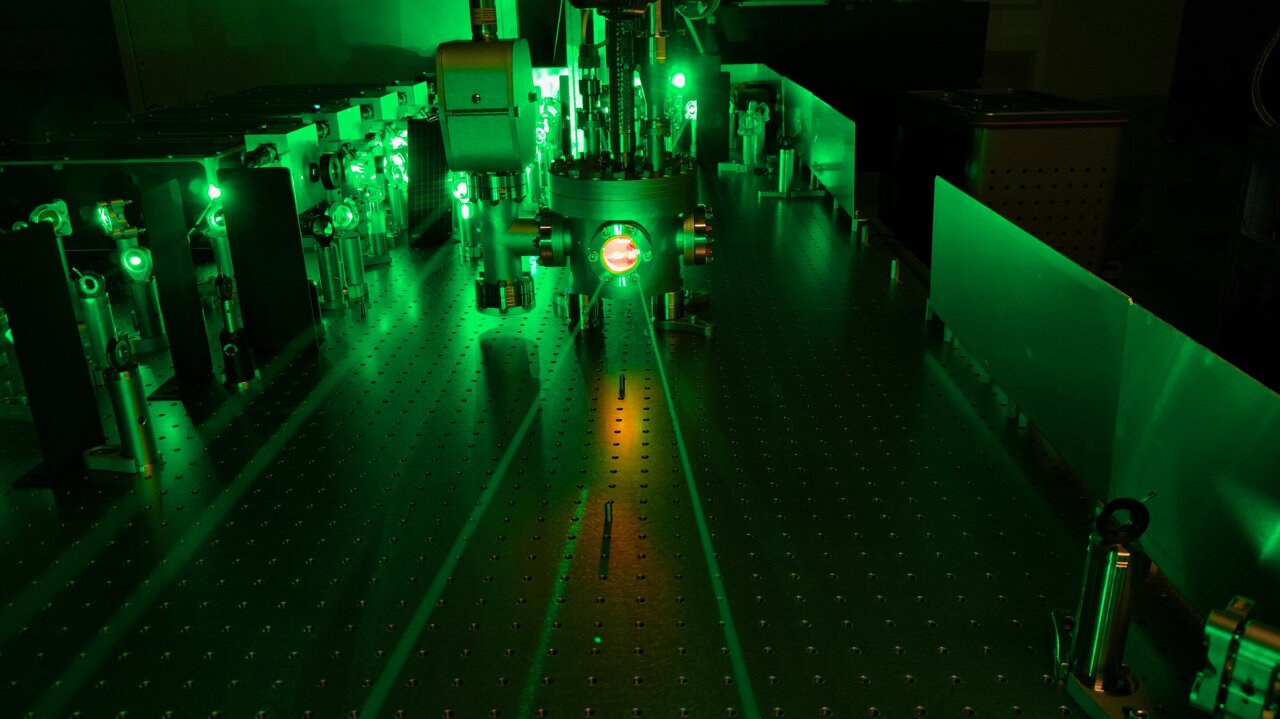 Laser-plasma accelerator achieves 100 electron bunches per second