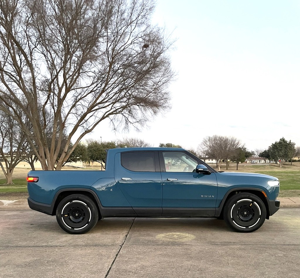2025 Rivian R1T: Made to the Road Ahead (Review)