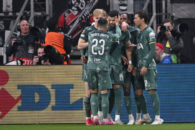 ‘SON 빠진’ 토트넘, 프랑크푸르트 꺾고 UEL 4강 진출