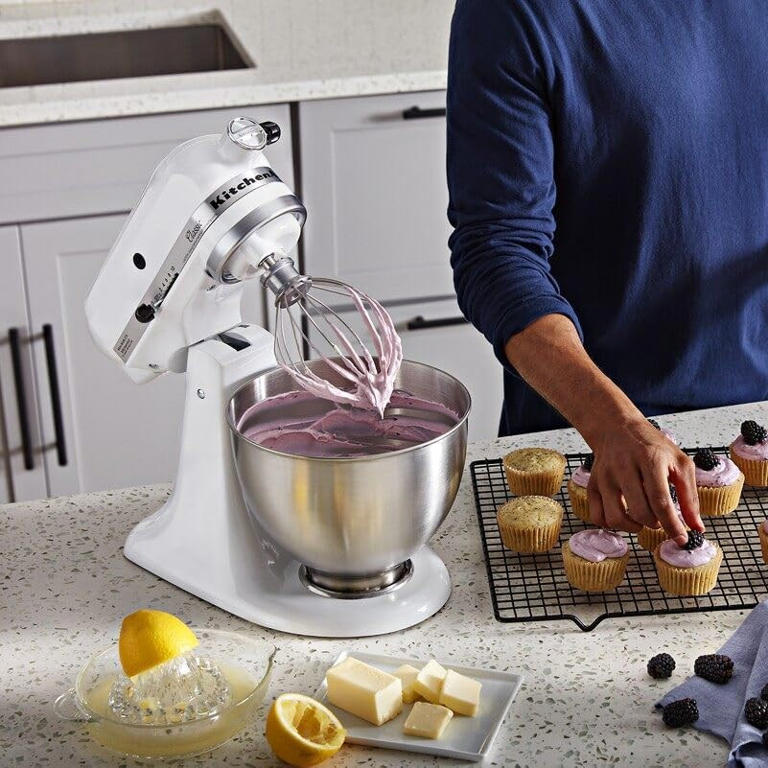 A Comprehensive Guide to Picking a KitchenAid Stand Mixer
