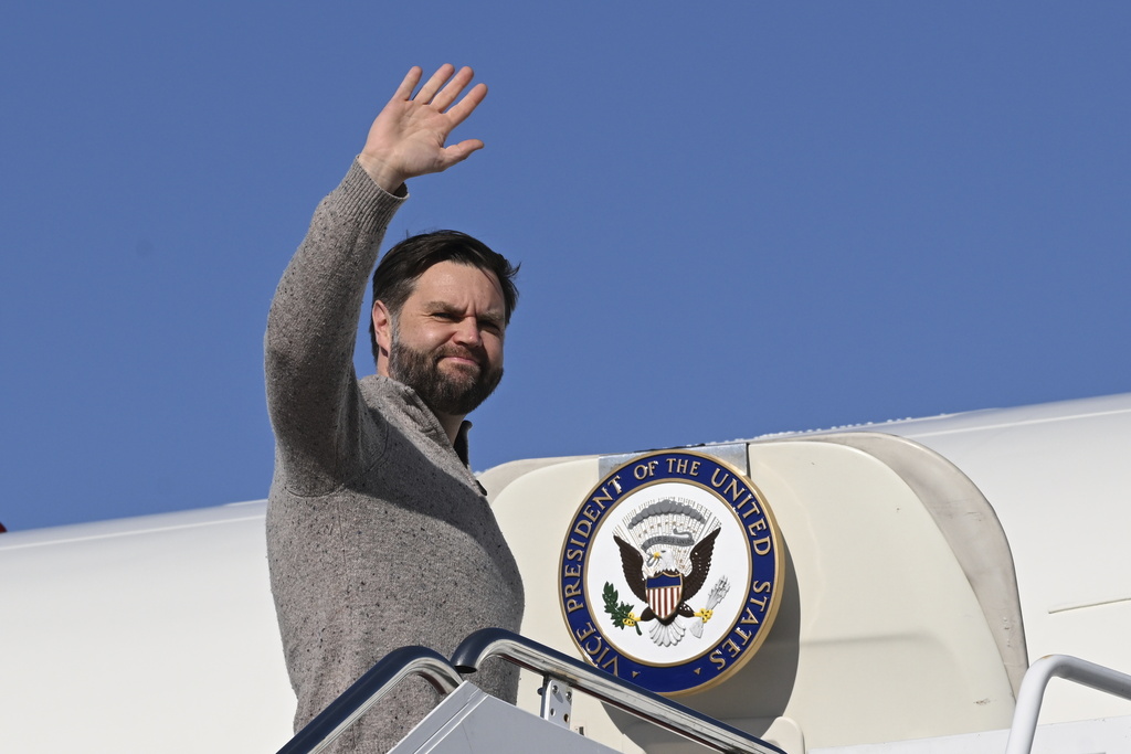 JD Vance arrivato a Roma, oggi l’incontro con la premier Meloni