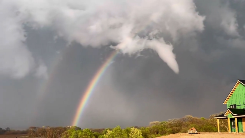 Severe storms unleash destructive hail and tornadoes in the Midwest
