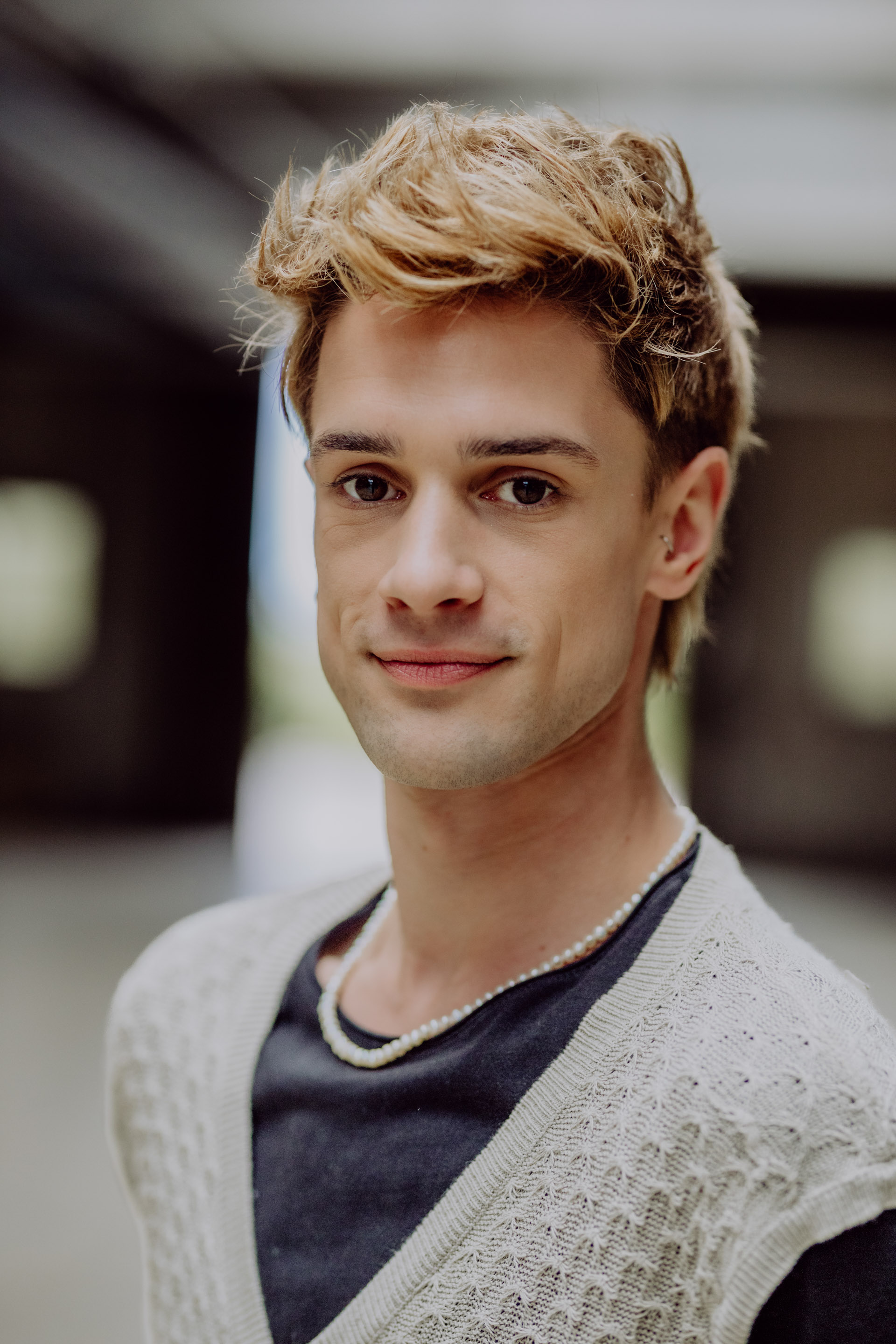 Roman van Houtven doet mysterieus