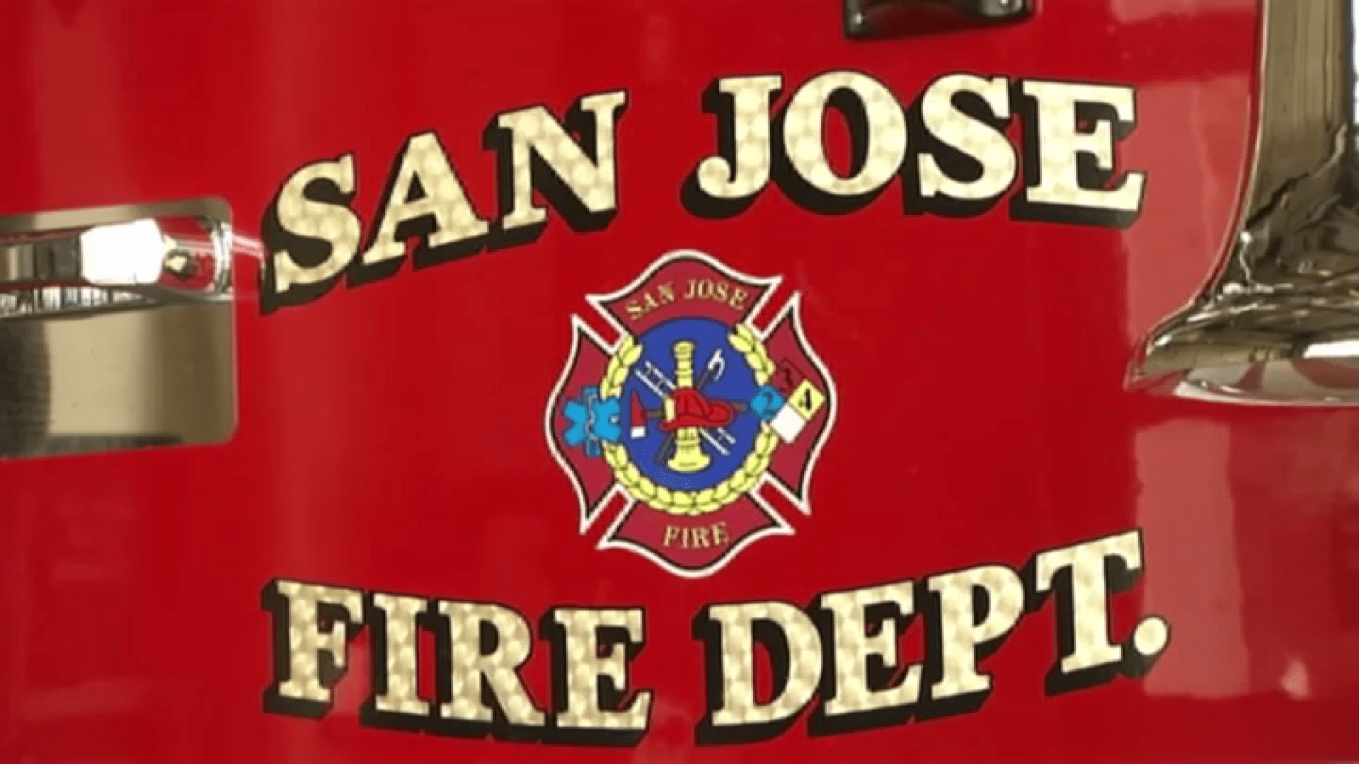 Desplazan a 30 personas tras incendio en San José