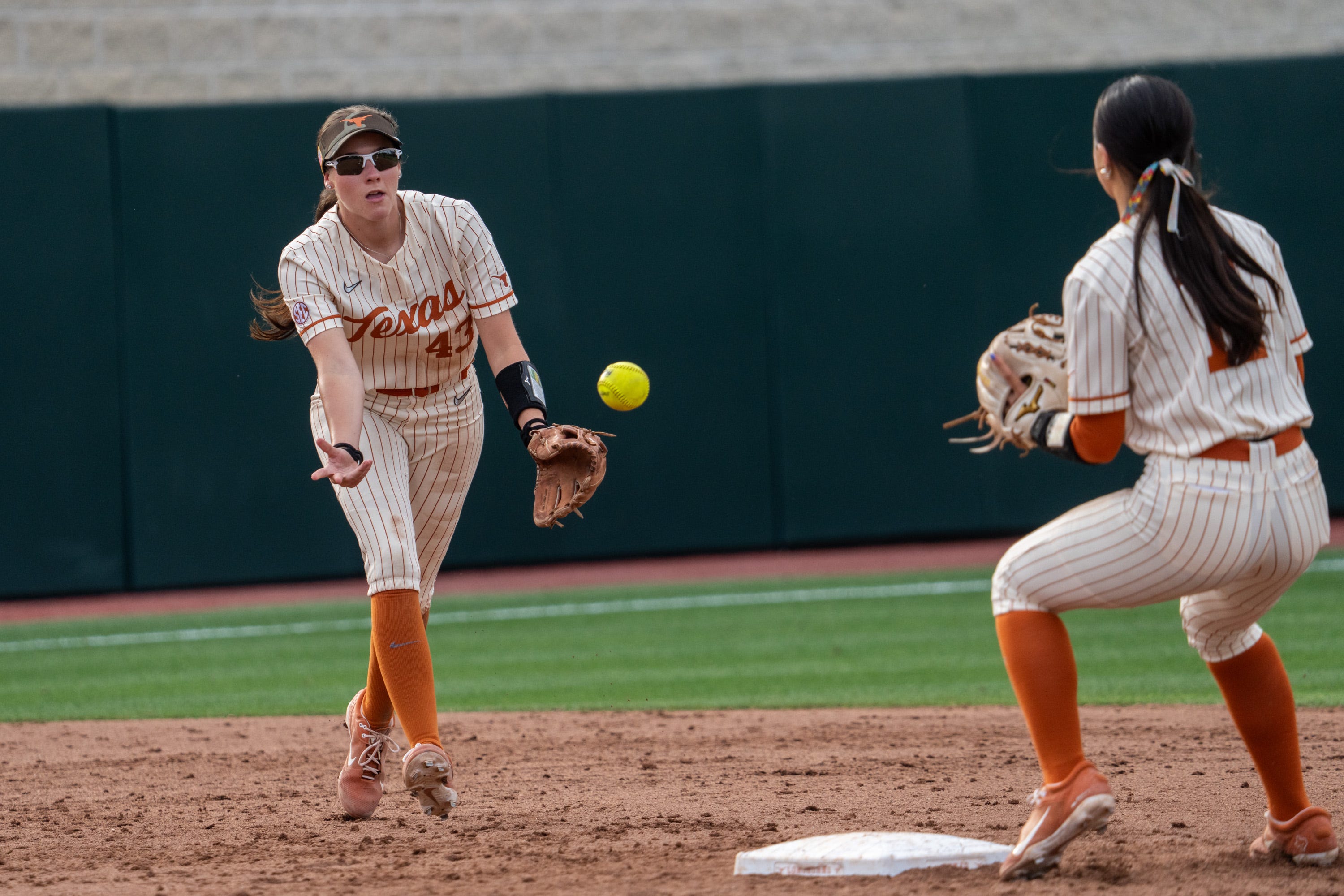 Texas softball vs LSU game score: Replay, highlights a LSU evens series ...