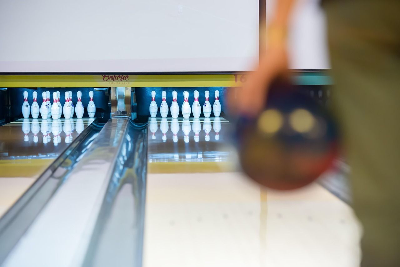 Physics reveals the secrets of a perfect bowling strike 🎳