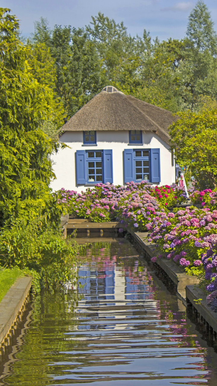 Zero cars, all charm: World’s 10 most beautiful car-free destinations