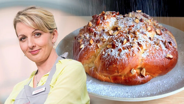 Tereza z Peče celá země upekla poctivý voňavý mazanec za 77 Kč ...