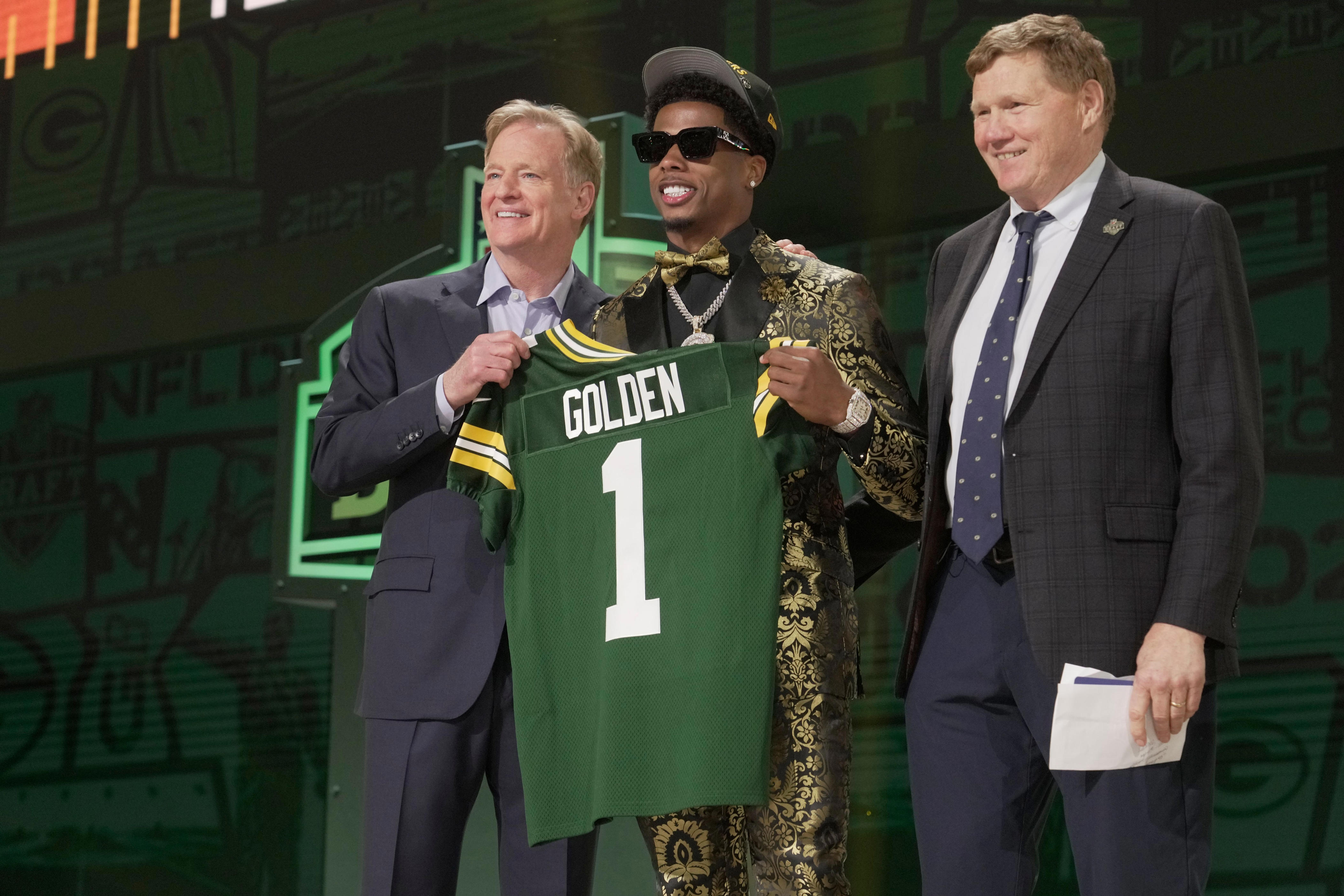 Social media in disbelief the Packers actually pick a wide receiver in ...