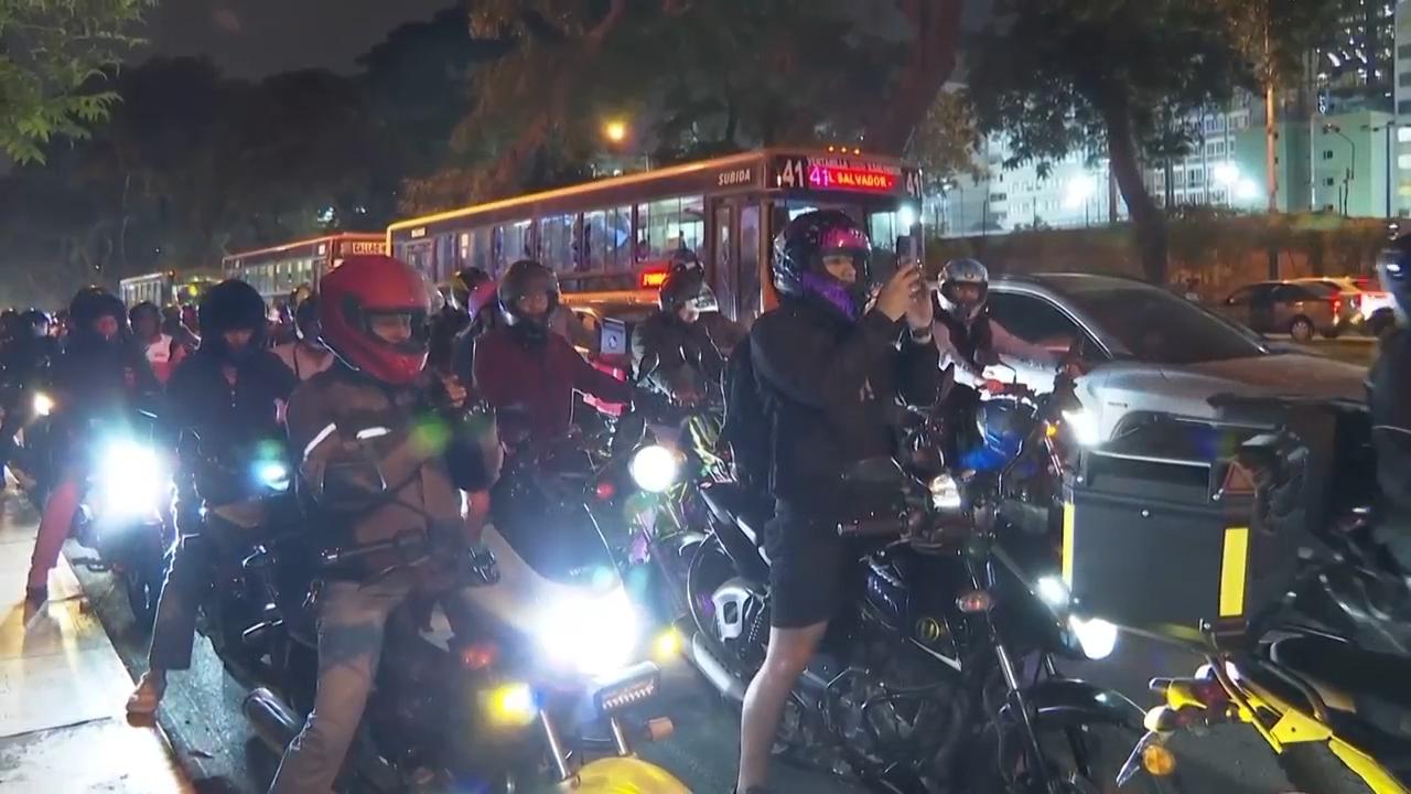 Motorcycle drivers protest restrictions in Peru