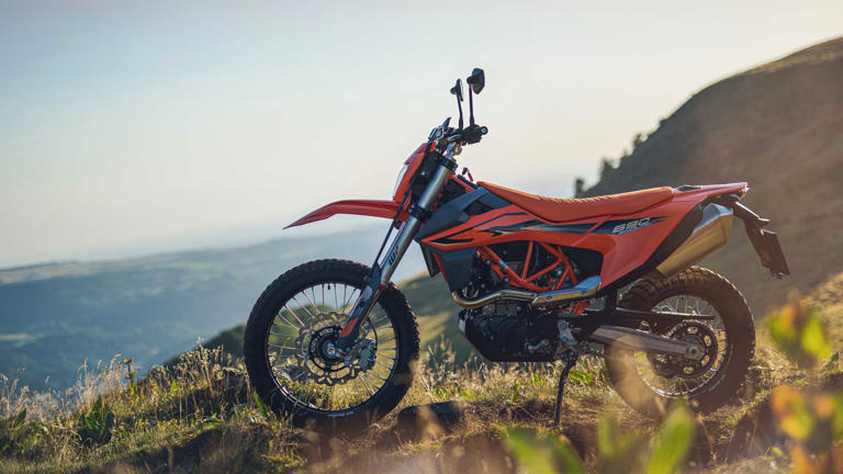 Watch Out Honda And Suzuki, KTM’s New Flagship Dual-Sport Is Around The ...