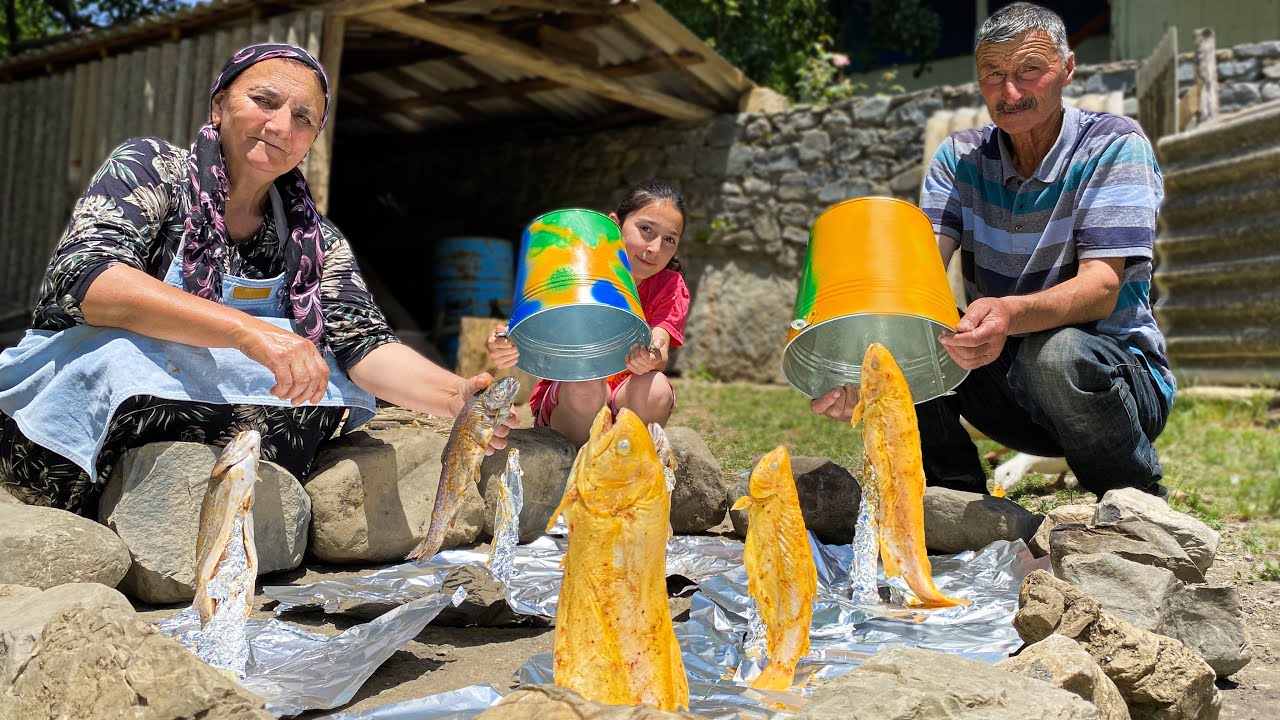 How Villagers Make Crispy Fish Using Buckets