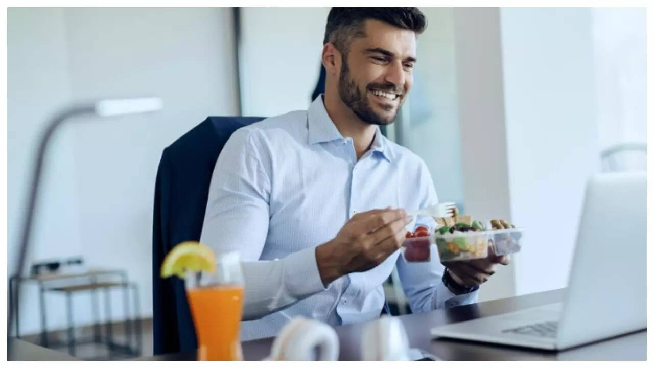 Why you must carry that heavy glass 'dabba' to work for lunch