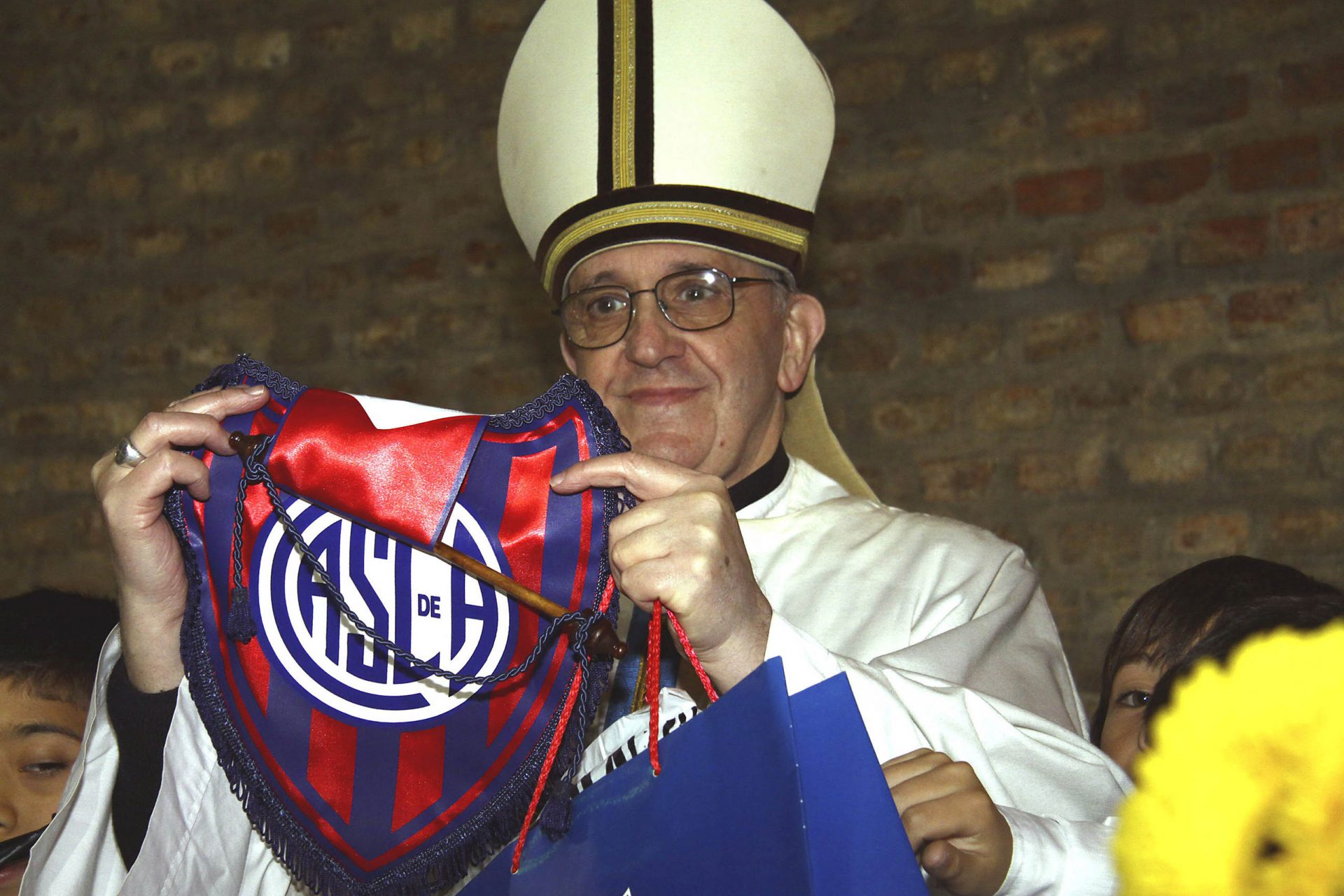 Bidding farewell to Pope Francis, the devout football fan who led the ...