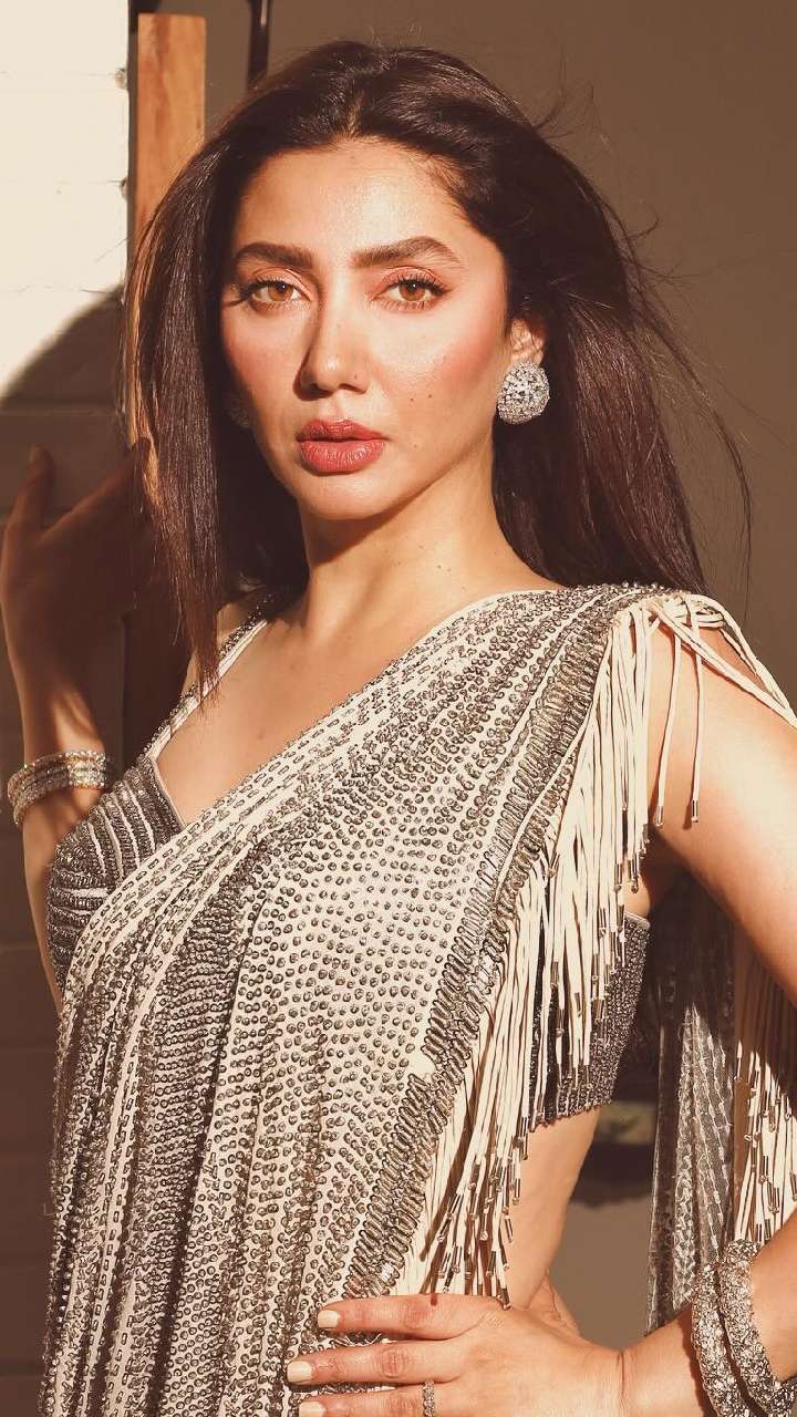 Mahira Khan's 6 Lightweight Ethnics For Married Women