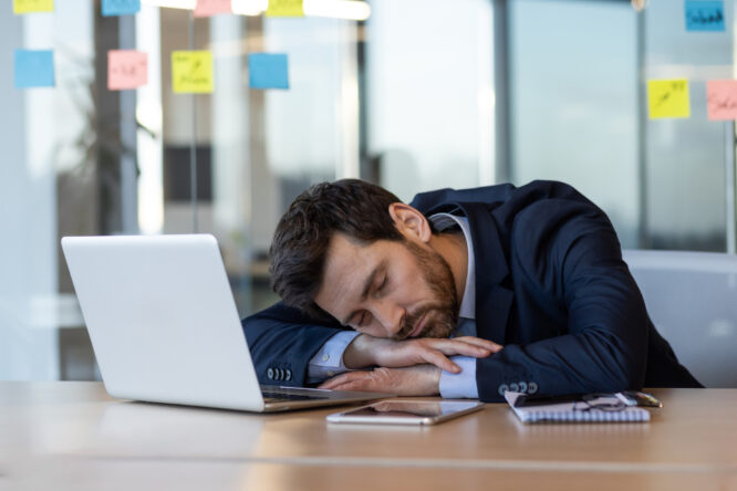 Symptoms Of The Mid-Career Burnout Cycle